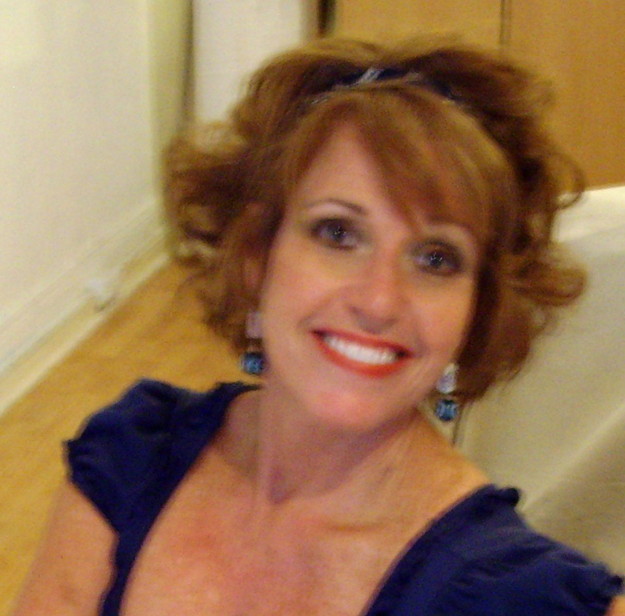 Mystery Theatre Unlimited's "Salon, Farewell, Auf Weidersehen, You're ...